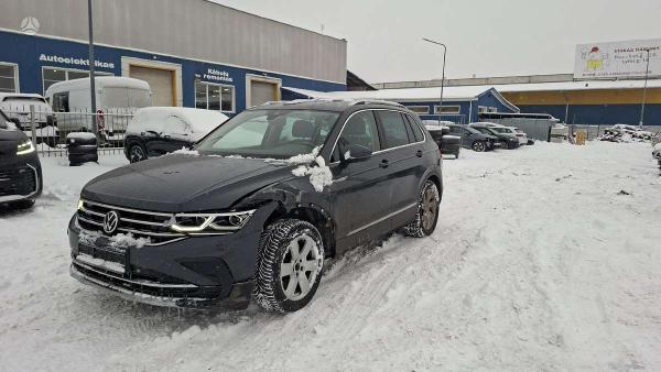 Pelēks Volkswagen Tiguan 2020 Šauļi, ar dzinēja tilpumu 1.50 L un nobraukumu 76 tūkst. km par 17900 €, foto 2 vietnē AUTOMOTO.COM.LV