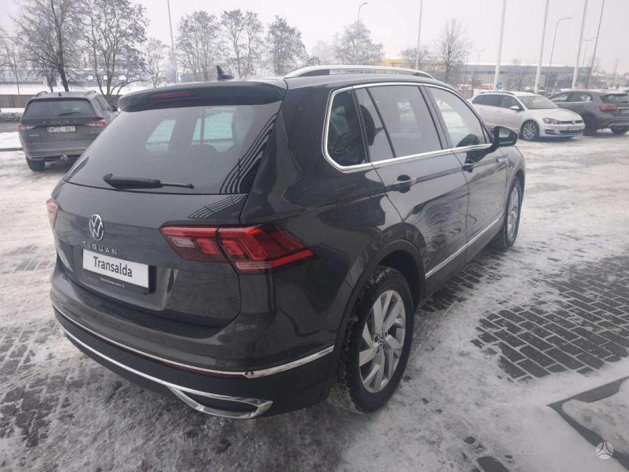 Pelēks Volkswagen Tiguan 2020 Šauļi, ar dzinēja tilpumu 1.50 L un nobraukumu 77 tūkst. km par 23900 €, foto 4 vietnē AUTOMOTO.COM.LV