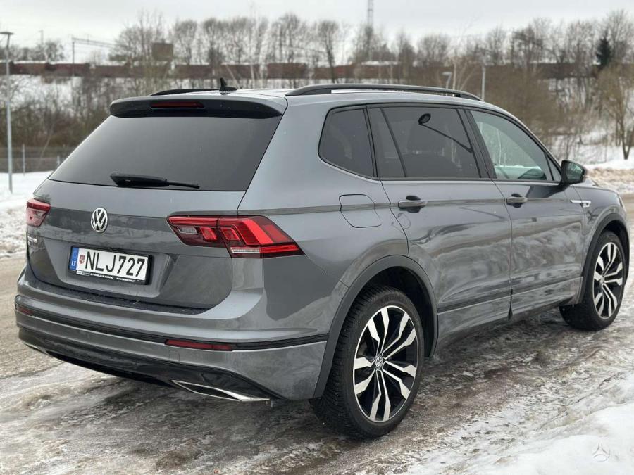 Grey Volkswagen Tiguan 2020 in Vilnius, with an engine capacity of 1.98 L and mileage of 57 thousand km for 22000 €, photo 5 on AUTOMOTO.COM.LV