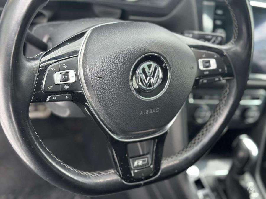 Grey Volkswagen Tiguan 2020 in Vilnius, with an engine capacity of 1.98 L and mileage of 57 thousand km for 22000 €, photo 13 on AUTOMOTO.COM.LV