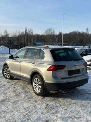 Pelēks Volkswagen Tiguan 2020 Viļņa, ar dzinēja tilpumu 1.97 L un nobraukumu 113 tūkst. km par 19700 €, foto 8 vietnē AUTOMOTO.COM.LV