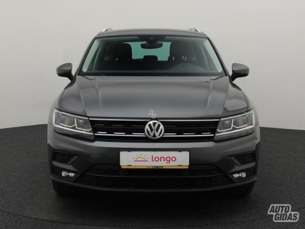 Pelēks Volkswagen Tiguan 2020 Viļņa, ar dzinēja tilpumu 2.00 L un nobraukumu 159 tūkst. km par 19999 €, foto 3 vietnē AUTOMOTO.COM.LV