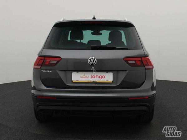 Pelēks Volkswagen Tiguan 2020 Viļņa, ar dzinēja tilpumu 2.00 L un nobraukumu 159 tūkst. km par 19999 €, foto 5 vietnē AUTOMOTO.COM.LV