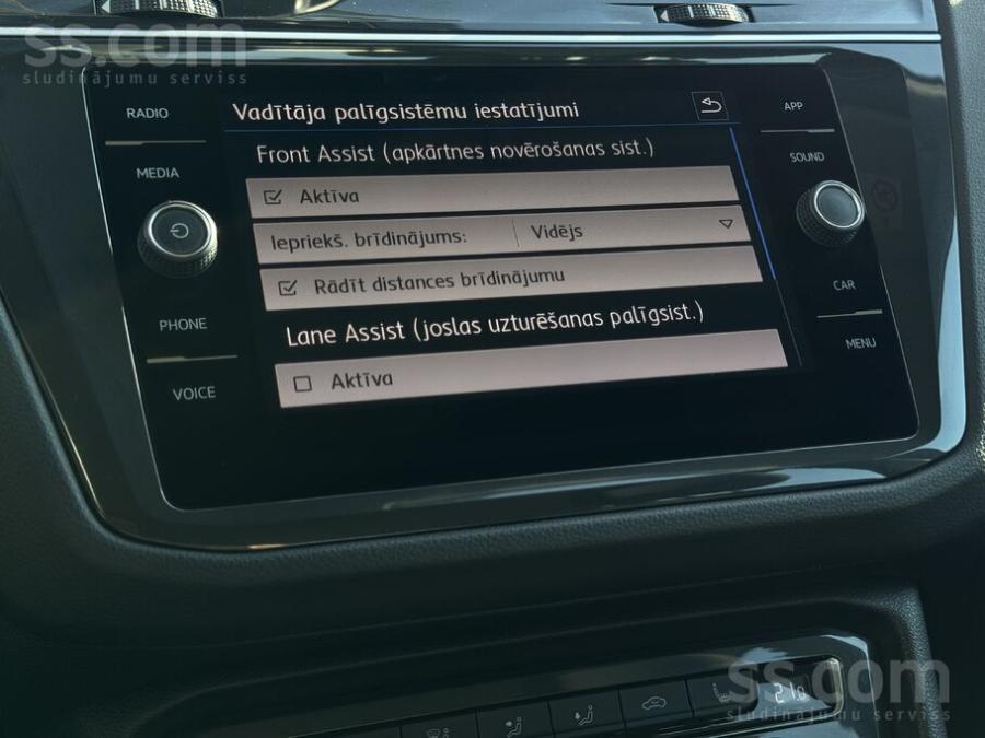 Pelēks Volkswagen Tiguan 2020 Valmiera, ar dzinēja tilpumu 1.50 L un nobraukumu 77 tūkst. km par 21800 €, foto 13 vietnē AUTOMOTO.COM.LV