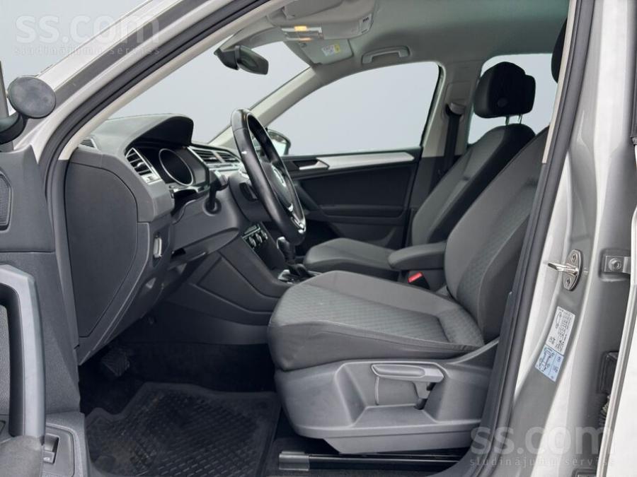 Pelēks Volkswagen Tiguan 2020 Rīga, ar dzinēja tilpumu 1.50 L un nobraukumu 98 tūkst. km par 19300 €, foto 10 vietnē AUTOMOTO.COM.LV
