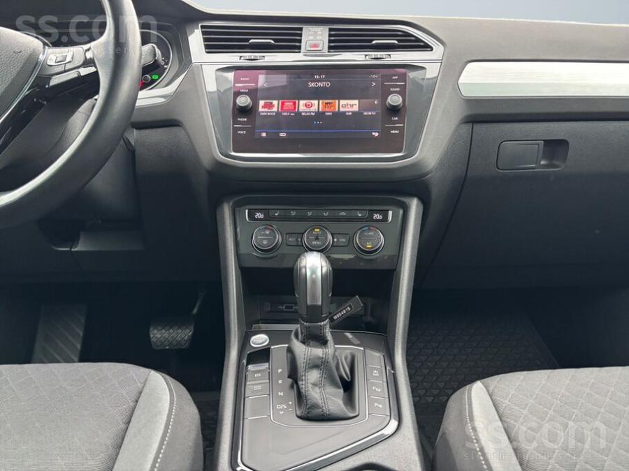 Pelēks Volkswagen Tiguan 2020 Rīga, ar dzinēja tilpumu 1.50 L un nobraukumu 98 tūkst. km par 19300 €, foto 12 vietnē AUTOMOTO.COM.LV