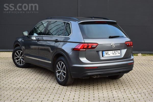 Grey Volkswagen Tiguan 2020 in Riga, with an engine capacity of 2.00 L and mileage of 131 thousand km for 19750 €, photo 7 on AUTOMOTO.COM.LV