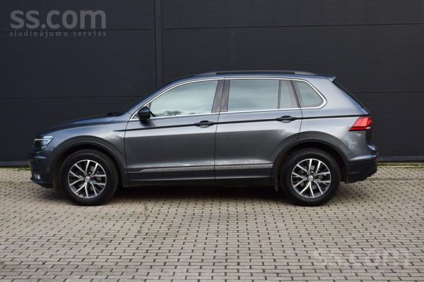 Grey Volkswagen Tiguan 2020 in Riga, with an engine capacity of 2.00 L and mileage of 131 thousand km for 19750 €, photo 8 on AUTOMOTO.COM.LV