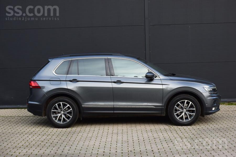 Pelēks Volkswagen Tiguan 2020 Rīga, ar dzinēja tilpumu 2.00 L un nobraukumu 131 tūkst. km par 19750 €, foto 5 vietnē AUTOMOTO.COM.LV