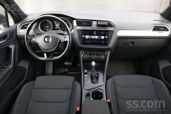 Pelēks Volkswagen Tiguan 2020 Rīga, ar dzinēja tilpumu 2.00 L un nobraukumu 131 tūkst. km par 19490 €, foto 10 vietnē AUTOMOTO.COM.LV