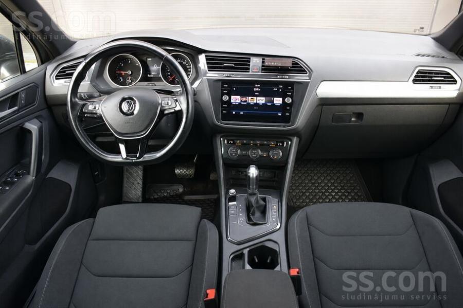 Pelēks Volkswagen Tiguan 2020 Rīga, ar dzinēja tilpumu 2.00 L un nobraukumu 131 tūkst. km par 19750 €, foto 11 vietnē AUTOMOTO.COM.LV