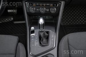 Pelēks Volkswagen Tiguan 2020 Rīga, ar dzinēja tilpumu 2.00 L un nobraukumu 131 tūkst. km par 19750 €, foto 16 vietnē AUTOMOTO.COM.LV