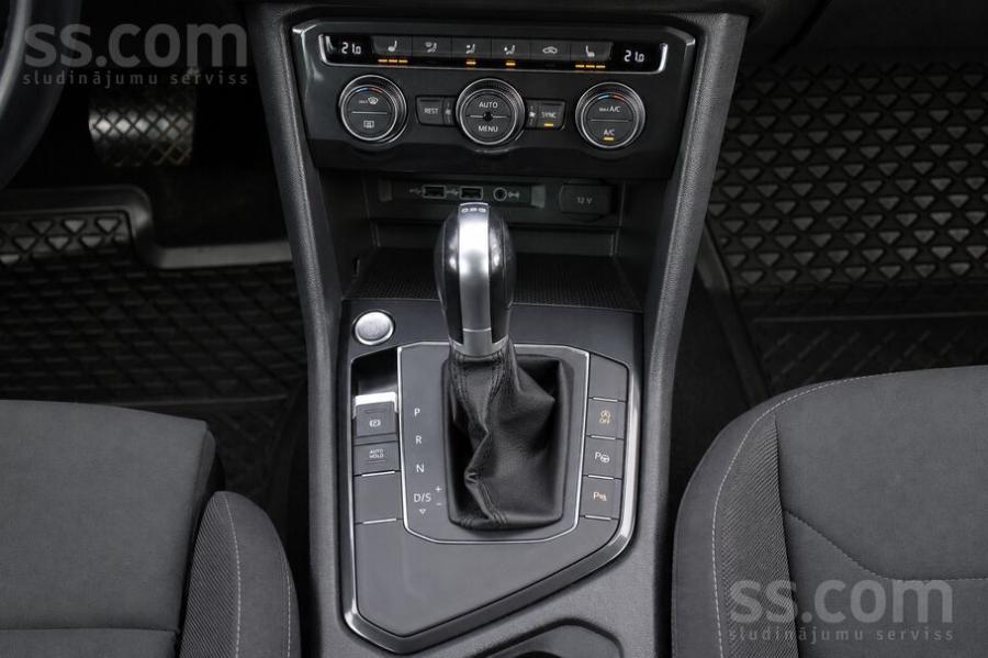 Pelēks Volkswagen Tiguan 2020 Rīga, ar dzinēja tilpumu 2.00 L un nobraukumu 131 tūkst. km par 19750 €, foto 16 vietnē AUTOMOTO.COM.LV