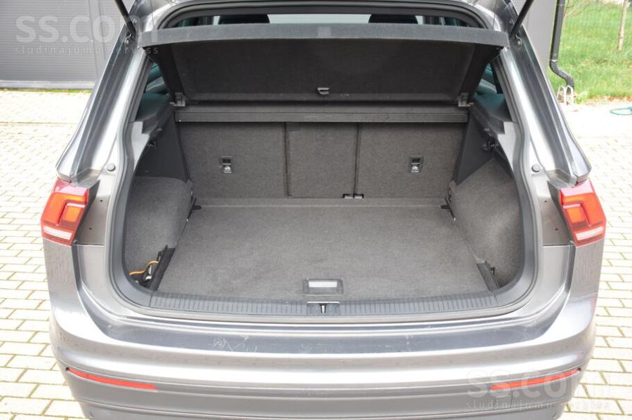 Pelēks Volkswagen Tiguan 2020 Rīga, ar dzinēja tilpumu 2.00 L un nobraukumu 131 tūkst. km par 19750 €, foto 21 vietnē AUTOMOTO.COM.LV