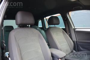 Pelēks Volkswagen Tiguan 2020 Rīga, ar dzinēja tilpumu 2.00 L un nobraukumu 131 tūkst. km par 19750 €, foto 26 vietnē AUTOMOTO.COM.LV