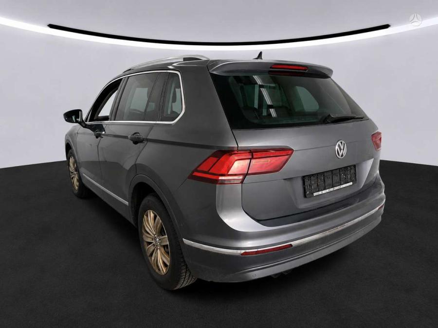 Pelēks Volkswagen Tiguan 2020 Kauņa, ar dzinēja tilpumu 1.97 L un nobraukumu 183 tūkst. km par 18500 €, foto 4 vietnē AUTOMOTO.COM.LV