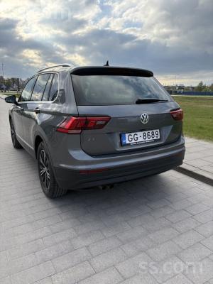 Grey Volkswagen Tiguan 2020 in Riga, with an engine capacity of 2.00 L and mileage of 175 thousand km for 17400 €, photo 6 on AUTOMOTO.COM.LV