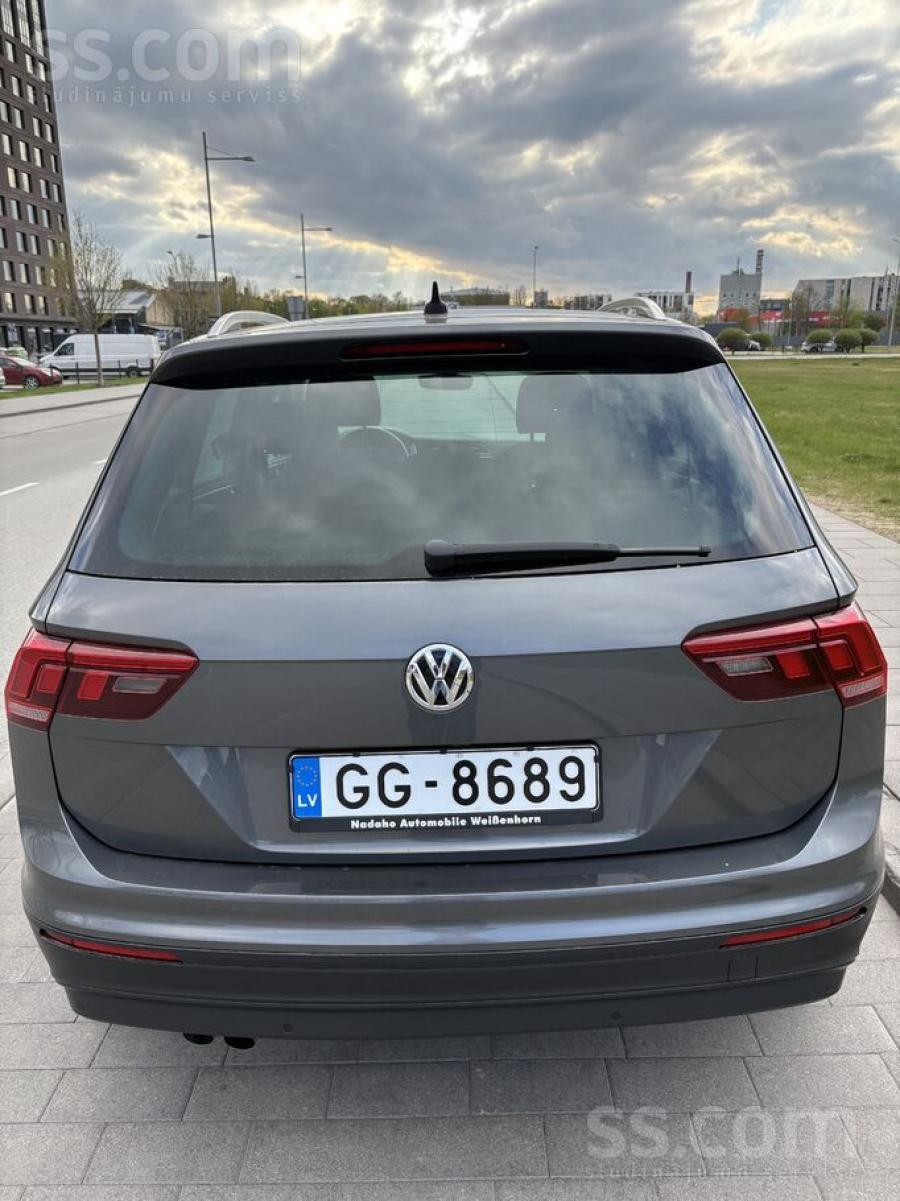 Grey Volkswagen Tiguan 2020 in Riga, with an engine capacity of 2.00 L and mileage of 175 thousand km for 17400 €, photo 8 on AUTOMOTO.COM.LV