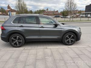 Grey Volkswagen Tiguan 2020 in Riga, with an engine capacity of 2.00 L and mileage of 175 thousand km for 17400 €, photo 9 on AUTOMOTO.COM.LV