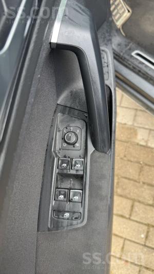 Grey Volkswagen Tiguan 2020 in Riga, with an engine capacity of 2.00 L and mileage of 175 thousand km for 17400 €, photo 14 on AUTOMOTO.COM.LV
