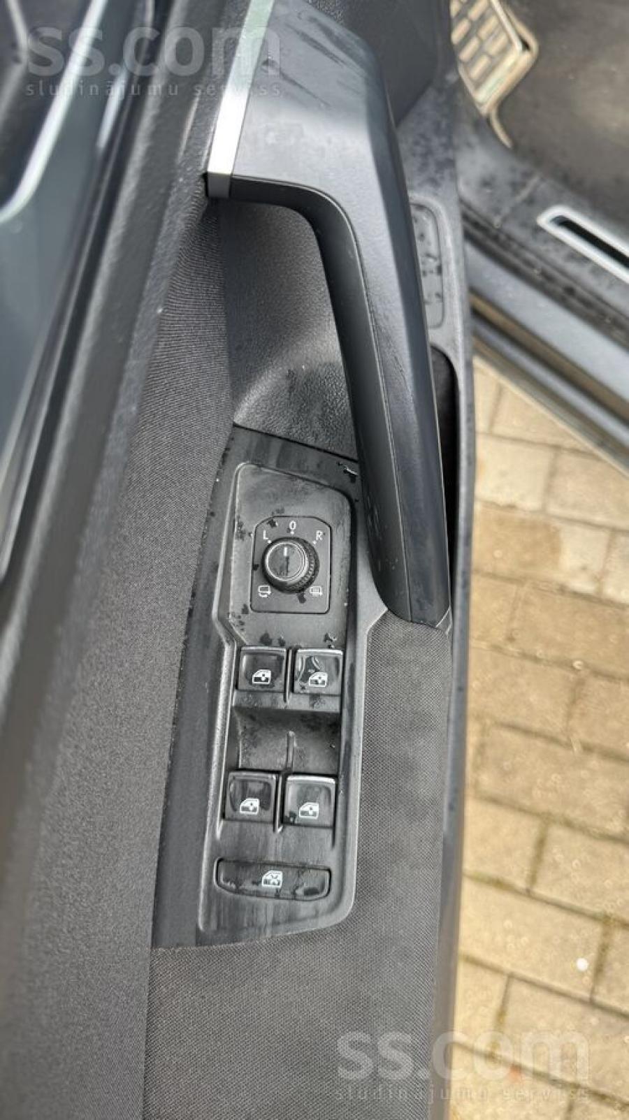 Grey Volkswagen Tiguan 2020 in Riga, with an engine capacity of 2.00 L and mileage of 175 thousand km for 17400 €, photo 14 on AUTOMOTO.COM.LV