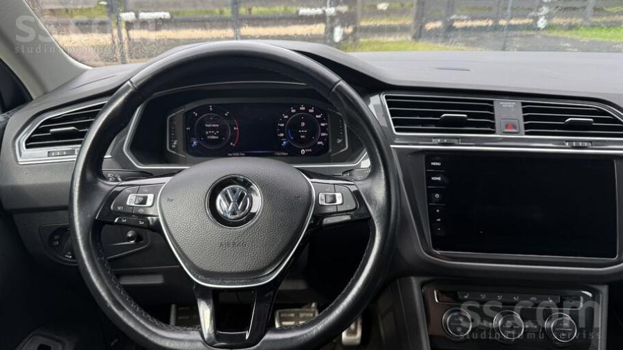 Grey Volkswagen Tiguan 2020 in Riga, with an engine capacity of 2.00 L and mileage of 175 thousand km for 17400 €, photo 17 on AUTOMOTO.COM.LV