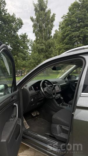 Grey Volkswagen Tiguan 2020 in Riga, with an engine capacity of 2.00 L and mileage of 175 thousand km for 17400 €, photo 18 on AUTOMOTO.COM.LV