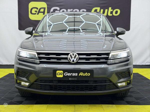 Grey Volkswagen Tiguan 2020 in Vilnius, with an engine capacity of 1.50 L and mileage of 99 thousand km for 19990 €, photo 2 on AUTOMOTO.COM.LV