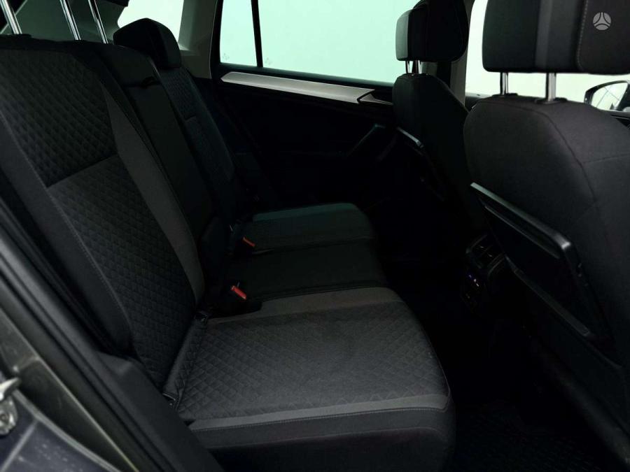 Pelēks Volkswagen Tiguan 2020 Viļņa, ar dzinēja tilpumu 1.50 L un nobraukumu 99 tūkst. km par 19990 €, foto 15 vietnē AUTOMOTO.COM.LV