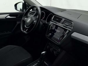 Pelēks Volkswagen Tiguan 2020 Viļņa, ar dzinēja tilpumu 1.50 L un nobraukumu 99 tūkst. km par 19990 €, foto 17 vietnē AUTOMOTO.COM.LV