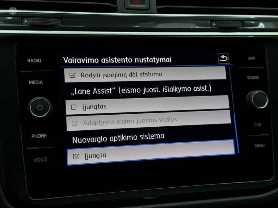Pelēks Volkswagen Tiguan 2020 Viļņa, ar dzinēja tilpumu 1.50 L un nobraukumu 99 tūkst. km par 19990 €, foto 27 vietnē AUTOMOTO.COM.LV