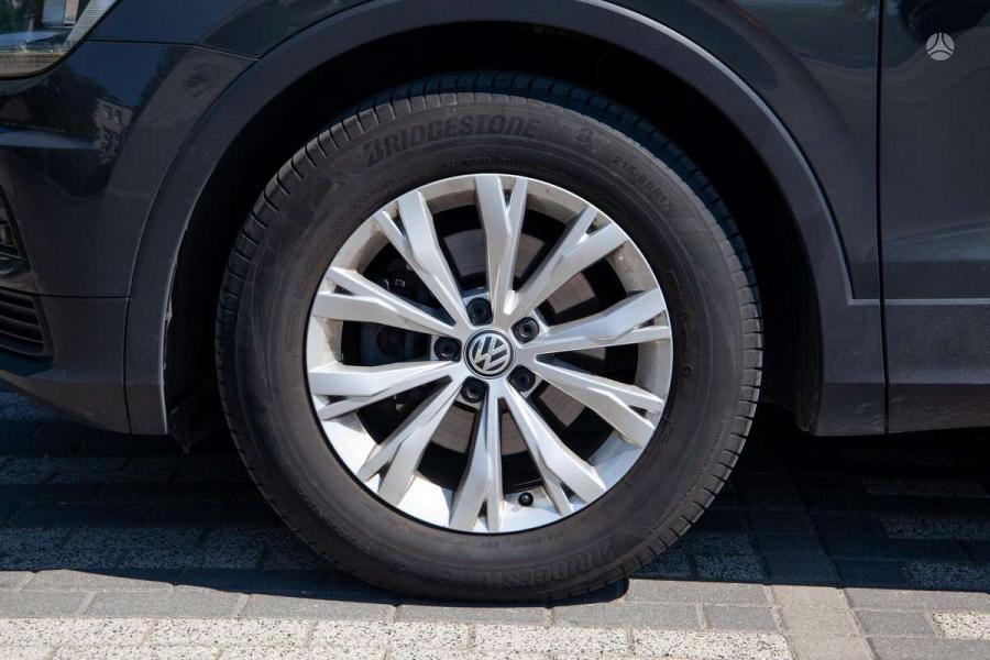 Pelēks Volkswagen Tiguan 2020 Viļņa, ar dzinēja tilpumu 1.97 L un nobraukumu 120 tūkst. km par 16700 €, foto 11 vietnē AUTOMOTO.COM.LV