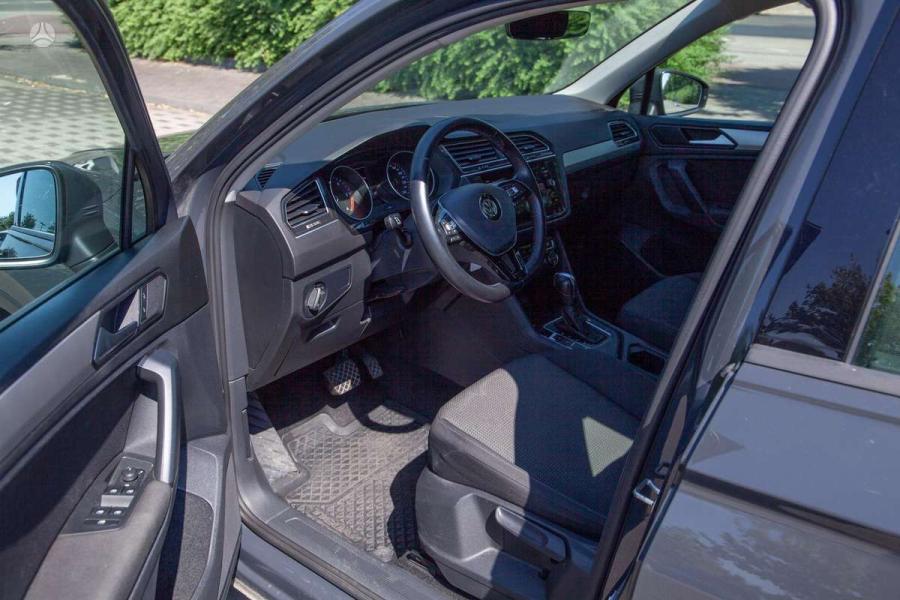 Pelēks Volkswagen Tiguan 2020 Viļņa, ar dzinēja tilpumu 1.97 L un nobraukumu 120 tūkst. km par 16700 €, foto 12 vietnē AUTOMOTO.COM.LV