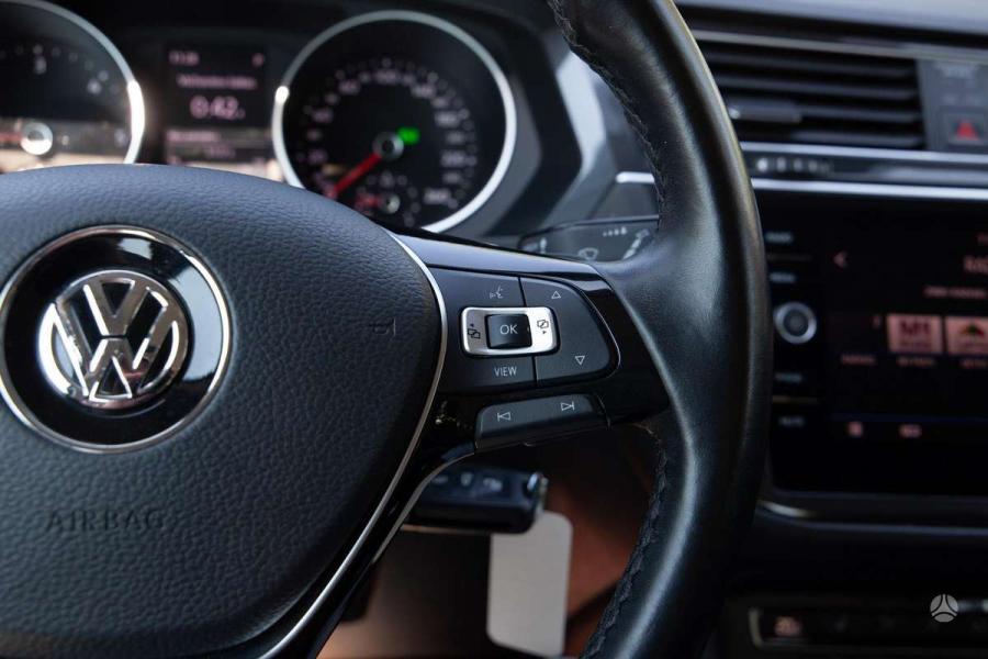 Pelēks Volkswagen Tiguan 2020 Viļņa, ar dzinēja tilpumu 1.97 L un nobraukumu 120 tūkst. km par 16700 €, foto 22 vietnē AUTOMOTO.COM.LV