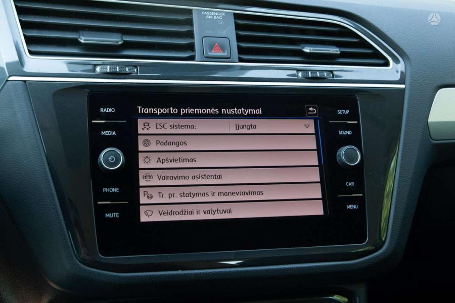 Pelēks Volkswagen Tiguan 2020 Viļņa, ar dzinēja tilpumu 1.97 L un nobraukumu 120 tūkst. km par 16700 €, foto 26 vietnē AUTOMOTO.COM.LV