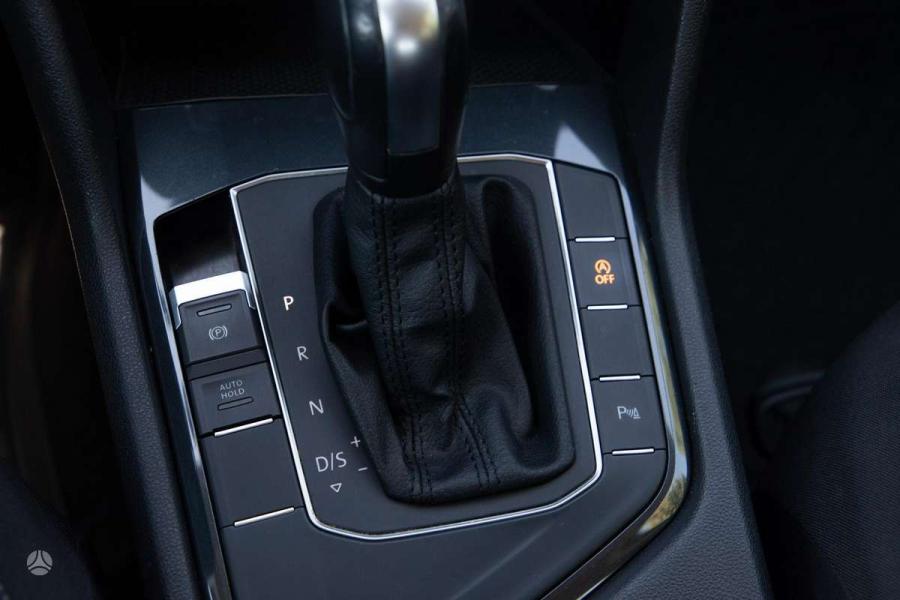 Pelēks Volkswagen Tiguan 2020 Viļņa, ar dzinēja tilpumu 1.97 L un nobraukumu 120 tūkst. km par 16700 €, foto 31 vietnē AUTOMOTO.COM.LV