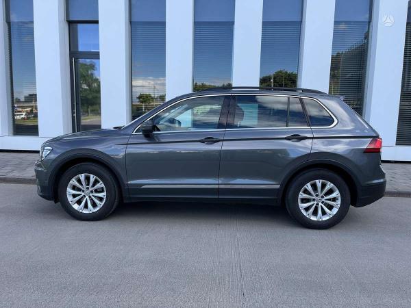 Grey Volkswagen Tiguan 2020 in Vilnius, with an engine capacity of 1.50 L and mileage of 88 thousand km for 19500 €, photo 4 on AUTOMOTO.COM.LV