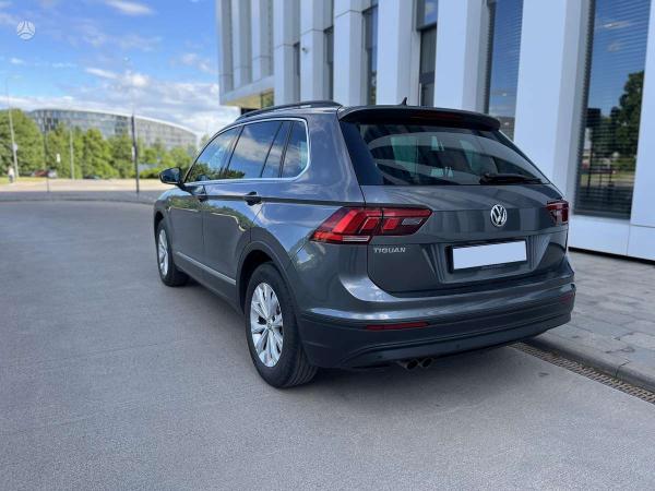 Grey Volkswagen Tiguan 2020 in Vilnius, with an engine capacity of 1.50 L and mileage of 88 thousand km for 19500 €, photo 5 on AUTOMOTO.COM.LV