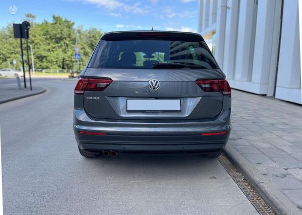 Grey Volkswagen Tiguan 2020 in Vilnius, with an engine capacity of 1.50 L and mileage of 88 thousand km for 19500 €, photo 6 on AUTOMOTO.COM.LV