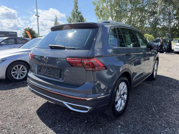 Grey Volkswagen Tiguan 2020 in Siauliai, with an engine capacity of 1.97 L and mileage of 295 thousand km for 17999 €, photo 5 on AUTOMOTO.COM.LV