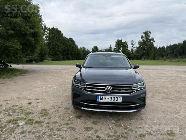 Pelēks Volkswagen Tiguan 2020 Ogre, ar dzinēja tilpumu 1.50 L un nobraukumu 59 tūkst. km par 20500 €, foto 1 vietnē AUTOMOTO.COM.LV