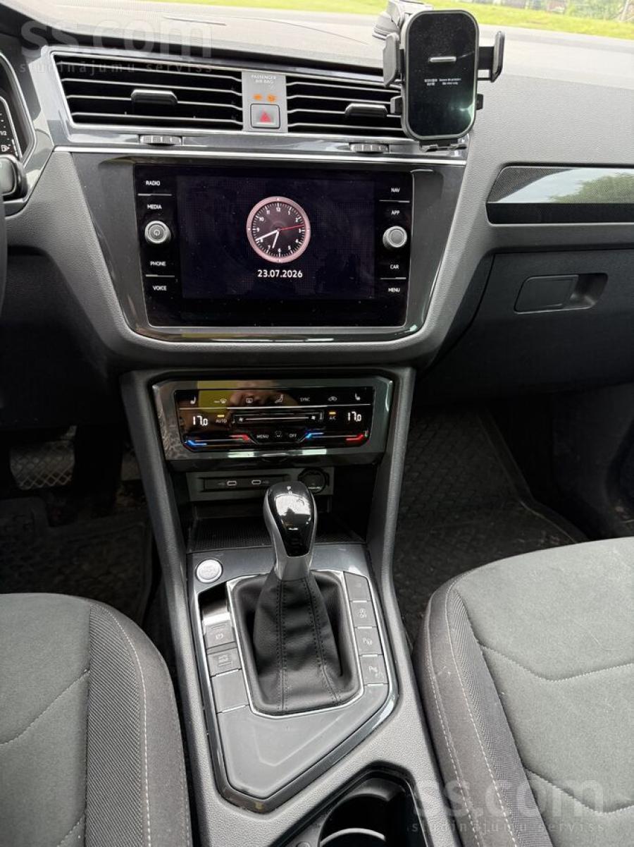 Pelēks Volkswagen Tiguan 2020 Ogre, ar dzinēja tilpumu 1.50 L un nobraukumu 59 tūkst. km par 20500 €, foto 8 vietnē AUTOMOTO.COM.LV