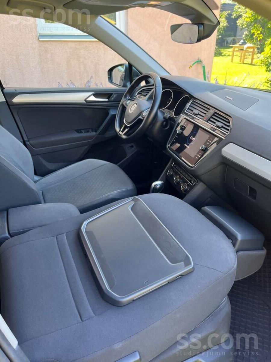 Pelēks Volkswagen Tiguan 2020 Ogre, ar dzinēja tilpumu 1.50 L un nobraukumu 97 tūkst. km par 18100 €, foto 18 vietnē AUTOMOTO.COM.LV
