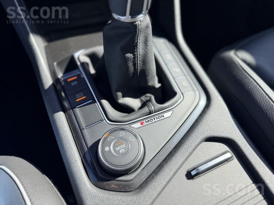 Pelēks Volkswagen Tiguan 2020 Rīga, ar dzinēja tilpumu 2.00 L un nobraukumu 180 tūkst. km par 19995 €, foto 21 vietnē AUTOMOTO.COM.LV
