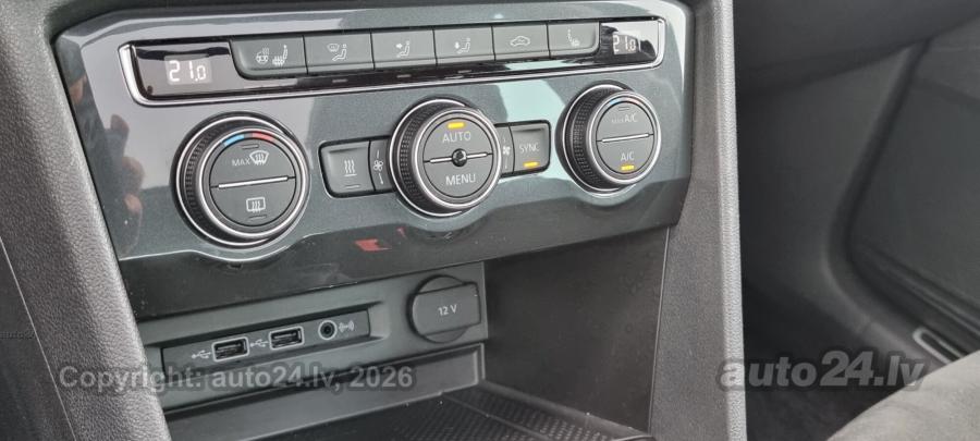 Grey Volkswagen Tiguan 2020 in Tallinn, with an engine capacity of 2.00 L and mileage of 193 thousand km for 23999 €, photo 12 on AUTOMOTO.COM.LV