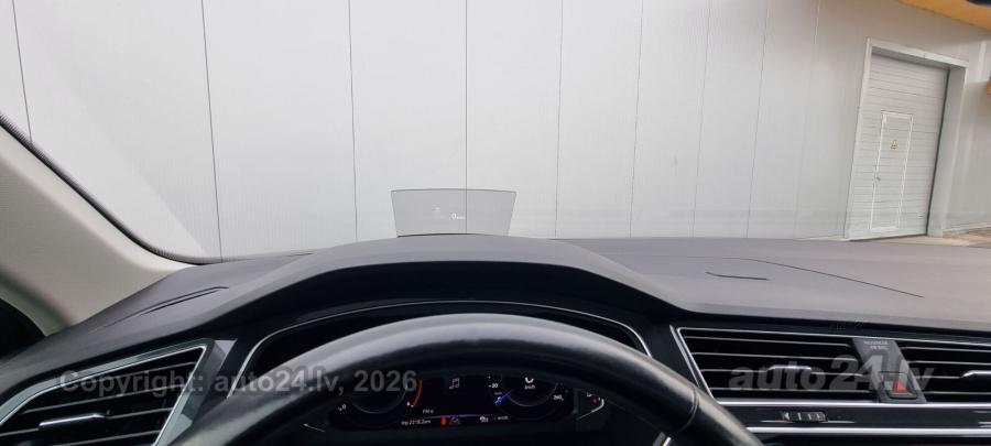 Grey Volkswagen Tiguan 2020 in Tallinn, with an engine capacity of 2.00 L and mileage of 193 thousand km for 23999 €, photo 13 on AUTOMOTO.COM.LV