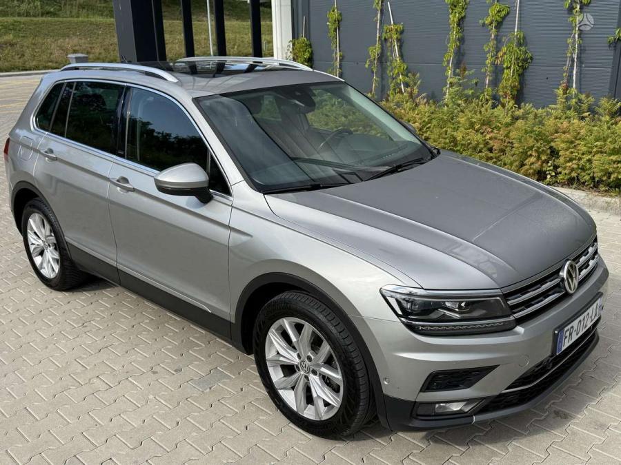 Grey Volkswagen Tiguan 2020 in Vilnius, with an engine capacity of 2.00 L and mileage of 265 thousand km for 13800 €, photo 3 on AUTOMOTO.COM.LV