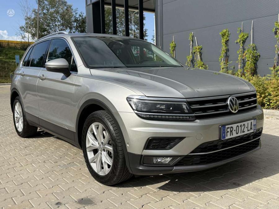 Grey Volkswagen Tiguan 2020 in Vilnius, with an engine capacity of 2.00 L and mileage of 265 thousand km for 13800 €, photo 6 on AUTOMOTO.COM.LV