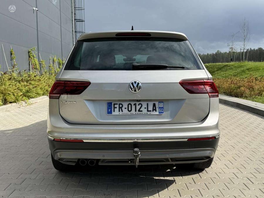 Grey Volkswagen Tiguan 2020 in Vilnius, with an engine capacity of 2.00 L and mileage of 265 thousand km for 13800 €, photo 9 on AUTOMOTO.COM.LV