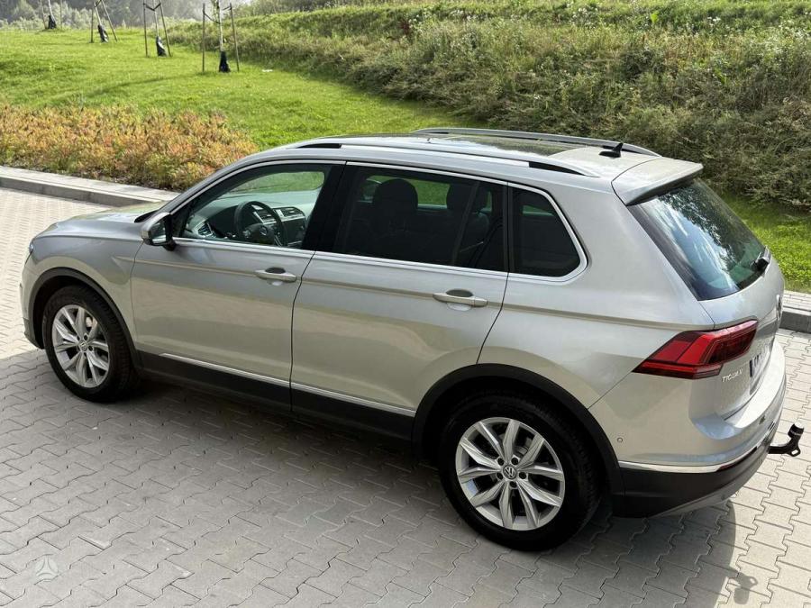 Grey Volkswagen Tiguan 2020 in Vilnius, with an engine capacity of 2.00 L and mileage of 265 thousand km for 13800 €, photo 11 on AUTOMOTO.COM.LV